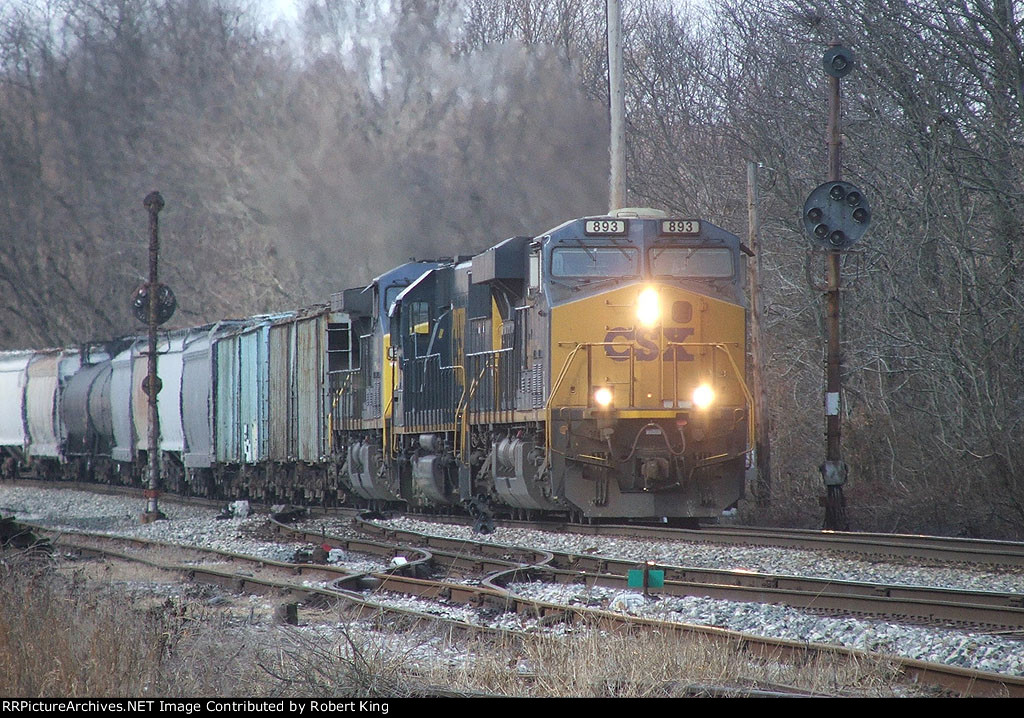 CSX 893 Q370